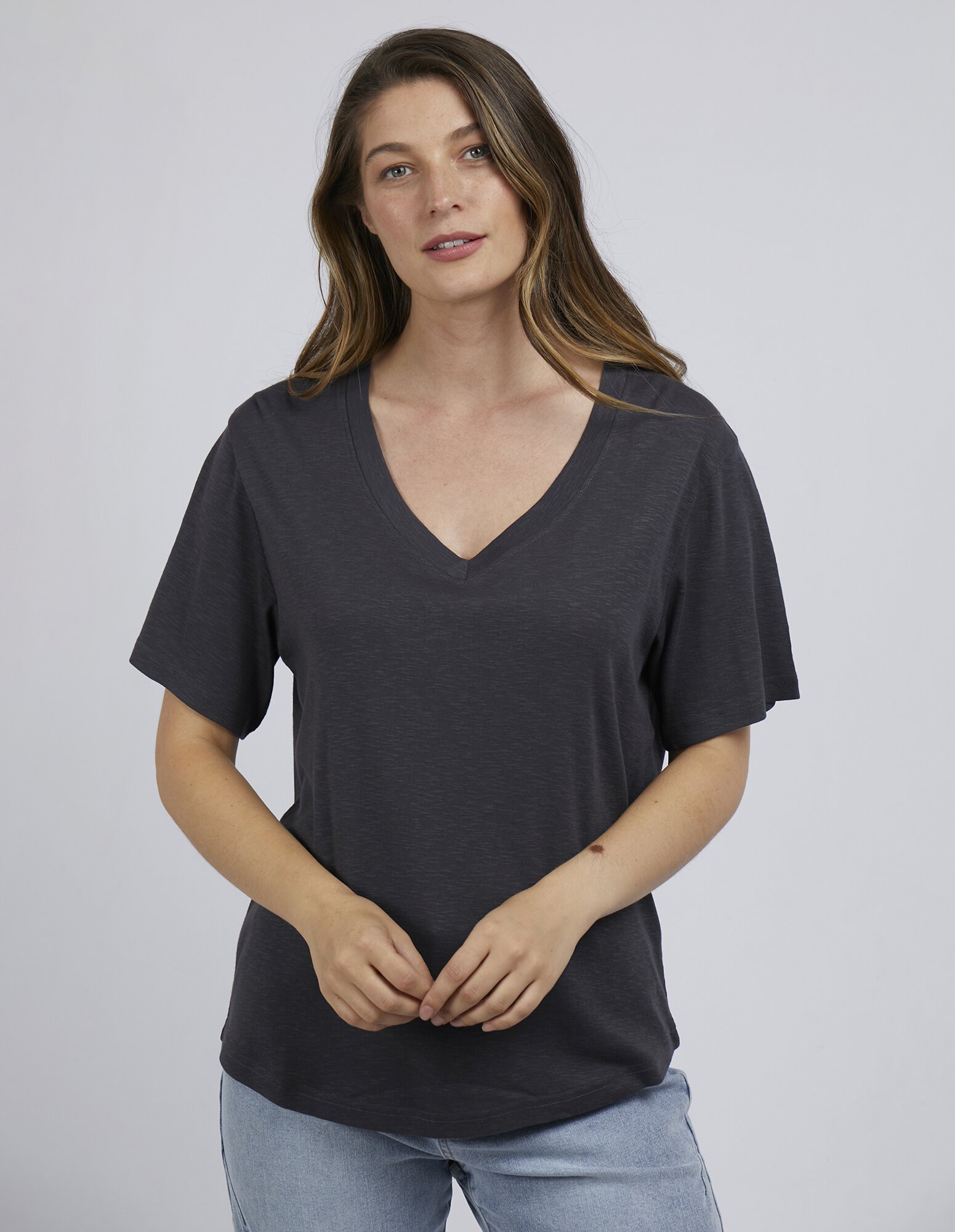 Foxwood CLASSIC VEE Tee - Tops : Diahann Boutique - Foxwood S22